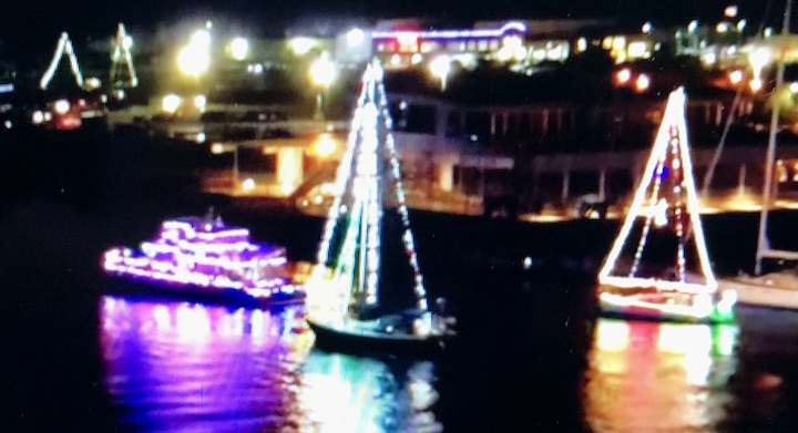 LEE LAGESCHULTE - PHOTOGRAPHER - HOLIDAY HARBOR LIGHTS