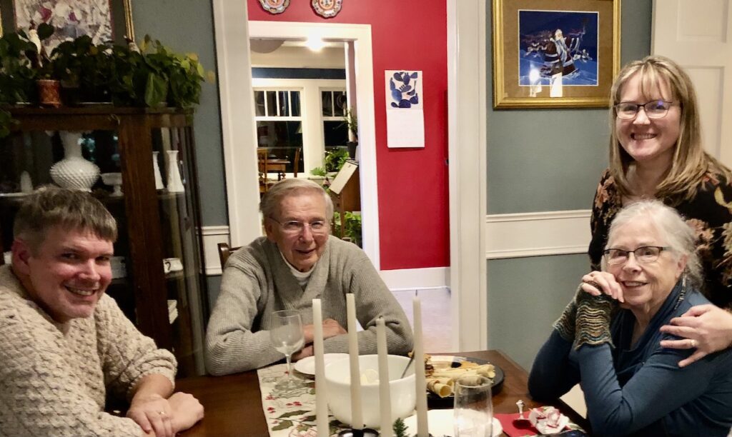 OUR EVERETT FAMILY CHRISTMAS - By Lorelie Olson - Photos by Lorelie ...