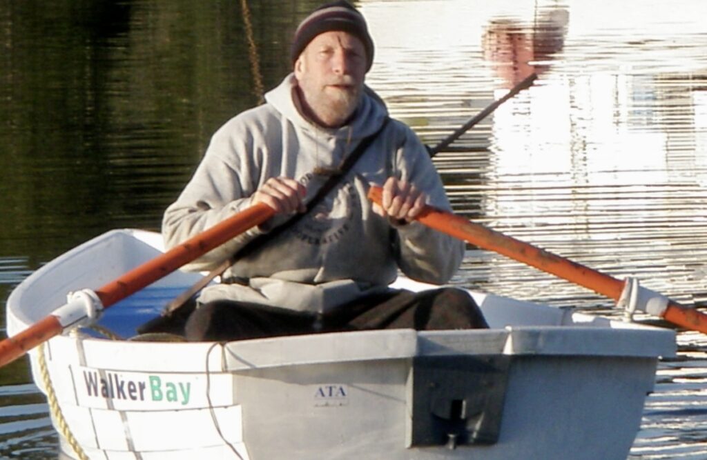 SE ALASKA'S "FISHERFOLK" SALMON TROLLERS - FISHING FOR SALMON ON THE SEA